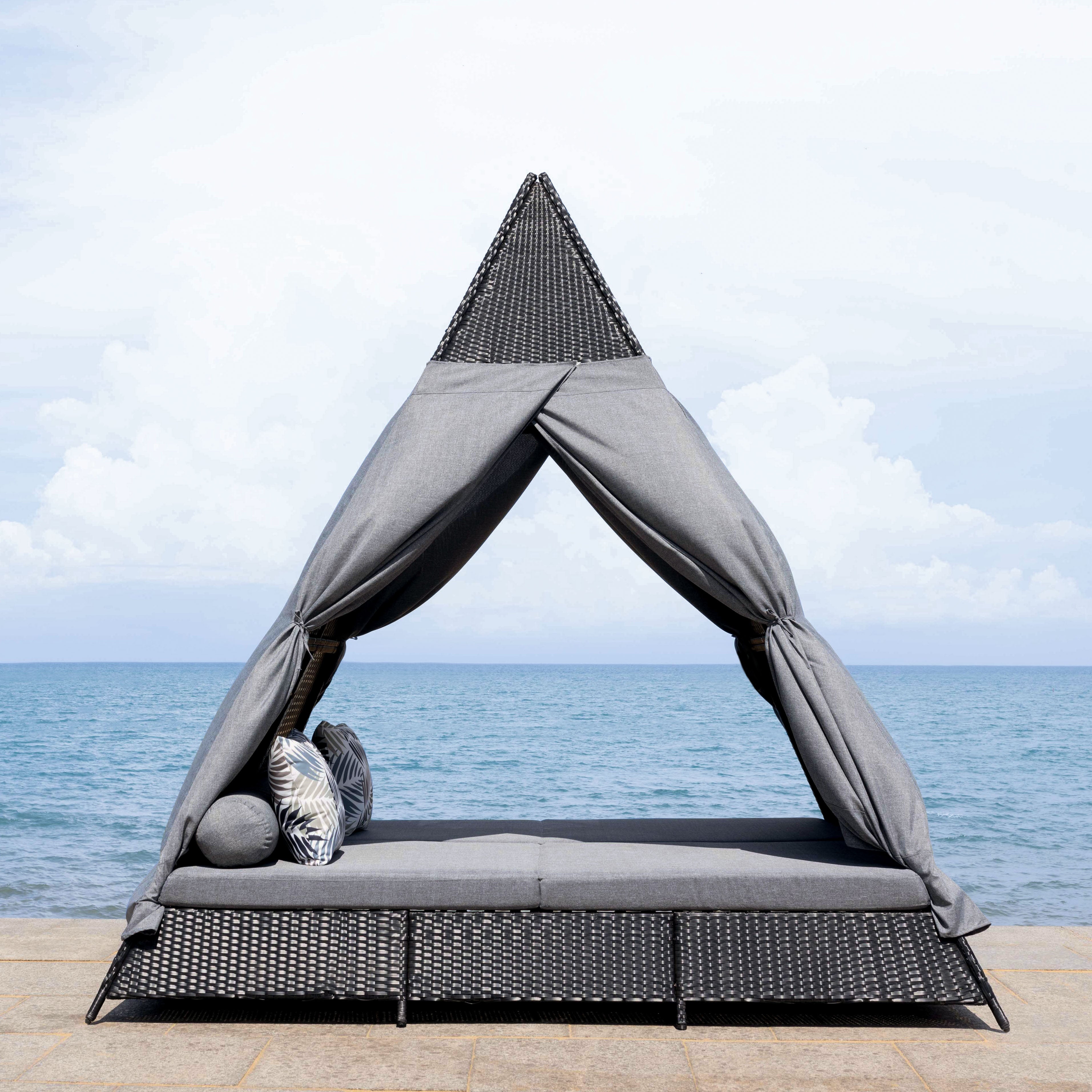 Safavieh daybed store